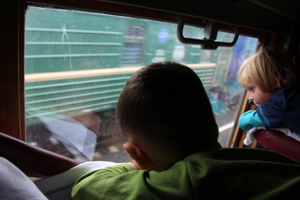 Train Spotters – Global Mobile Family